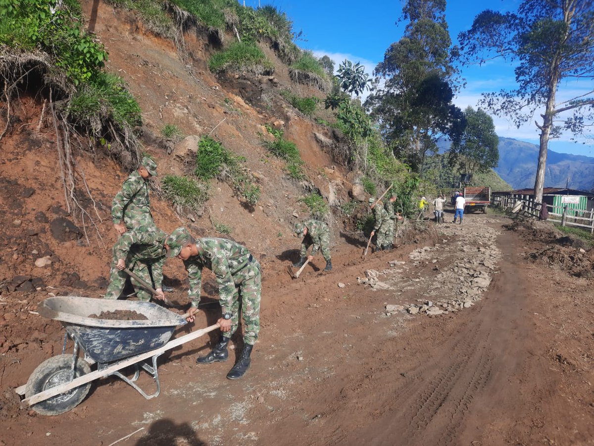Quinta División del Ejército Nacional on Twitter: "En otro punto del norte del Tolima, soldados ...