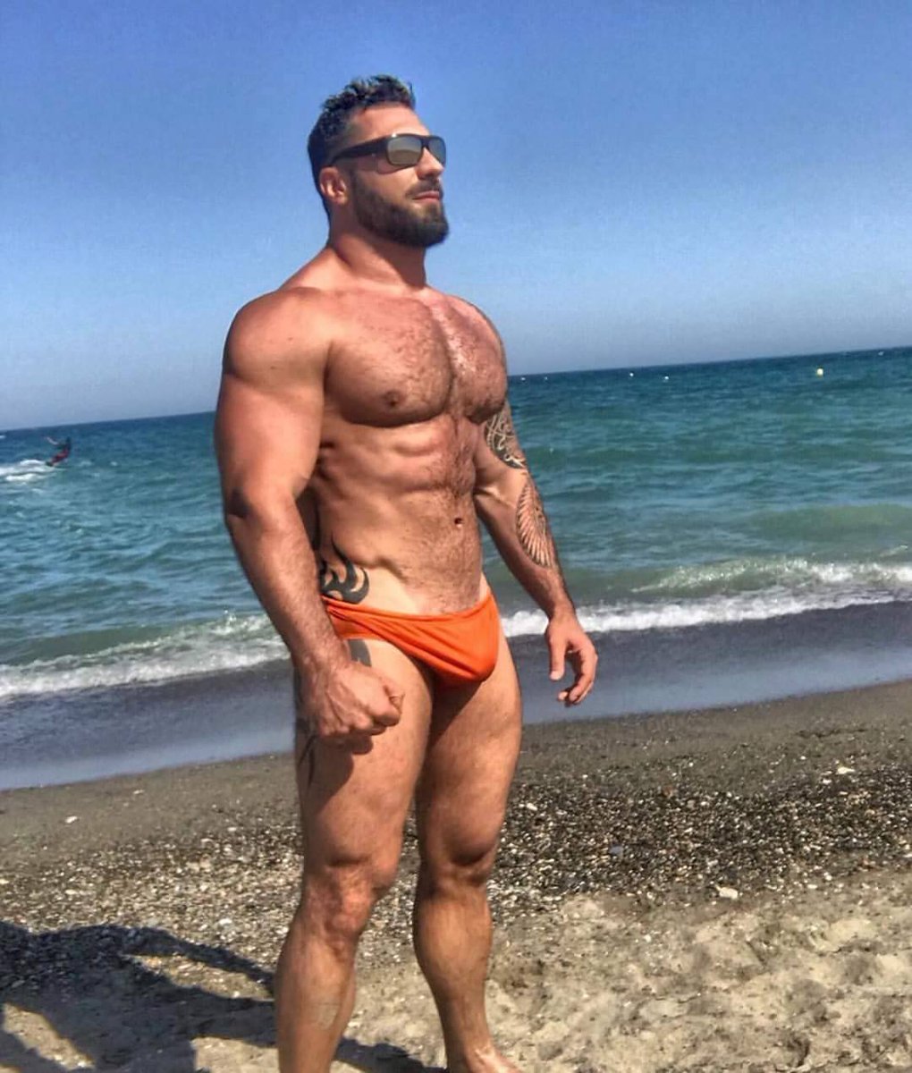 Neil on Twitter: "Beach beefcake."
