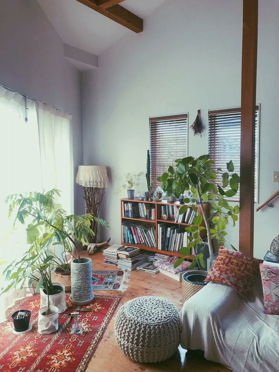 GINZA on Twitter: "【 #私と部屋 】vol.54 旅のストーリーで彩る空間。思い出や好きなものを気ままに並べて、身心共にリラックス https://buff.ly/3n2f3aY"