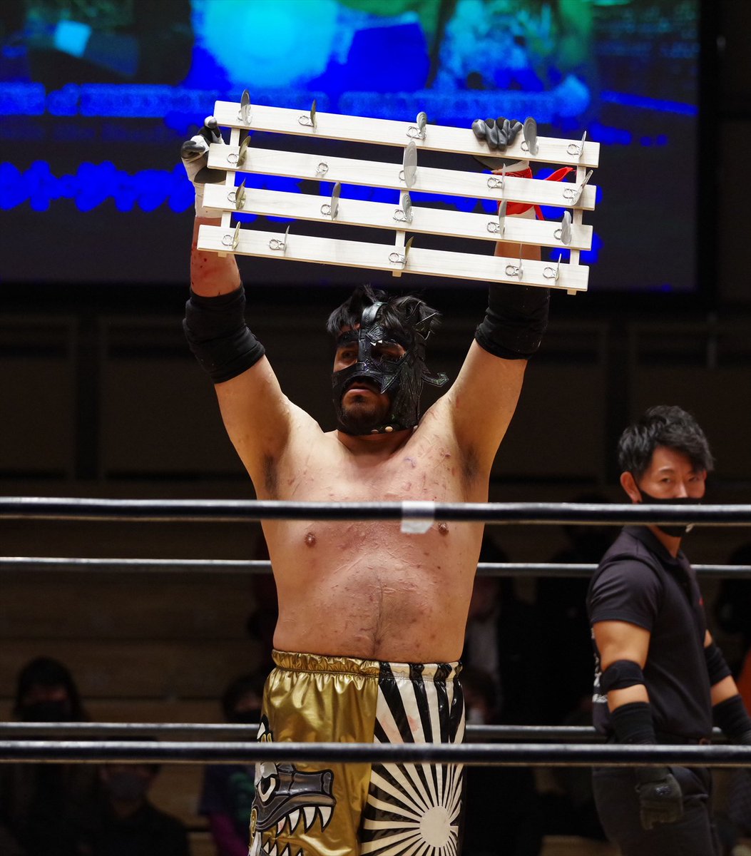 ナム On Twitter 缶詰蓋スノコへドリュー選手がブレーンバスター。 雪崩式フランケン、トペコンヒーロで追撃。 ガタガタする不安定な足場でこれだけ動けるのもさすが。 Pw