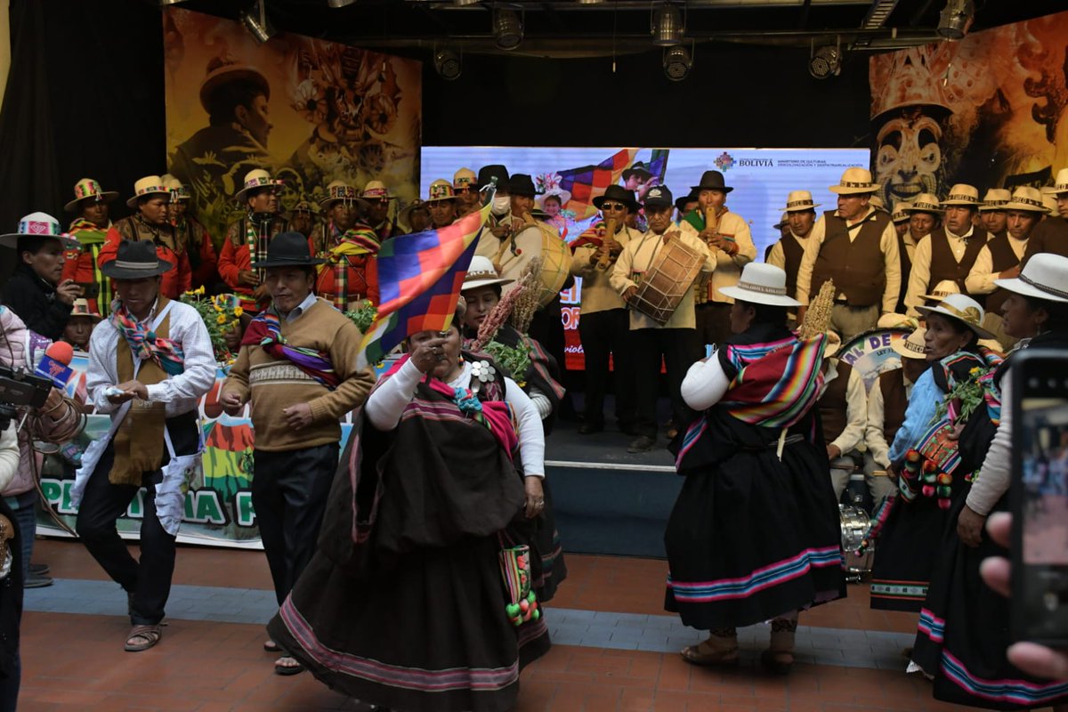 LTahora LaPazAutoridades del ministerio de Culturas presentaron la ...