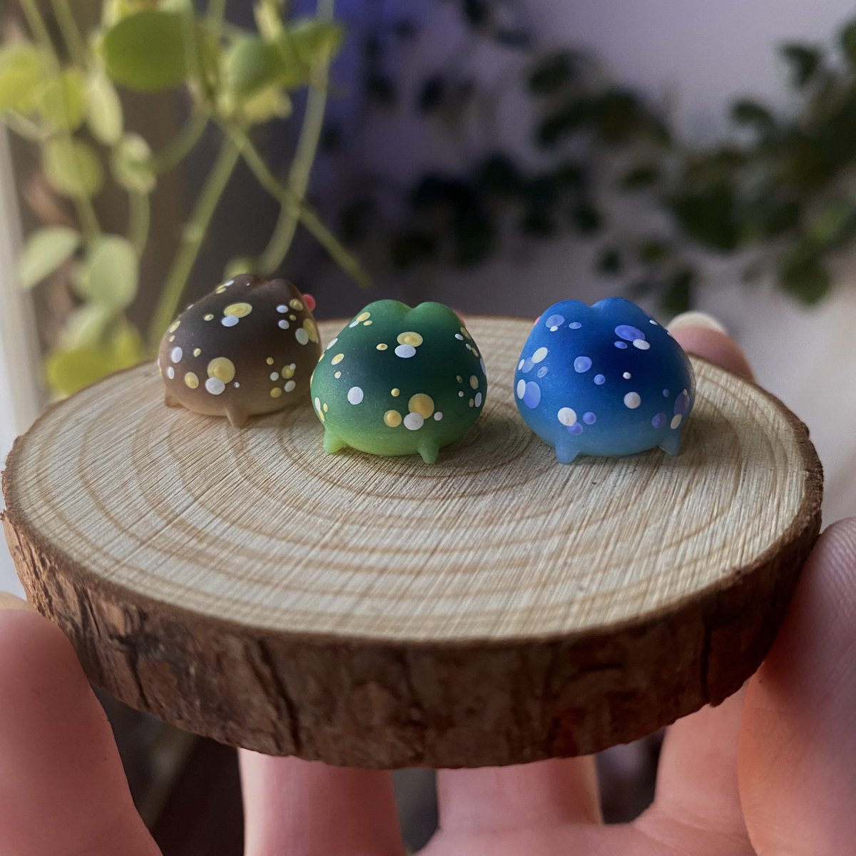 🌿Migayart Creations🌿 on Twitter: "RT @kenzielynziee: Grumpy toad figures now available! 🐸💕 You ...