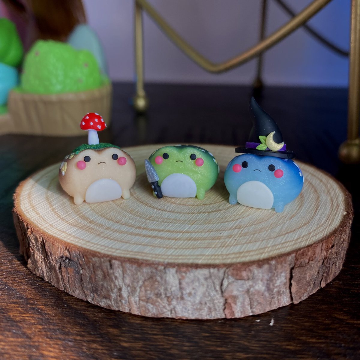 🌿Migayart Creations🌿 on Twitter: "RT @kenzielynziee: Grumpy toad figures now available! 🐸💕 You ...