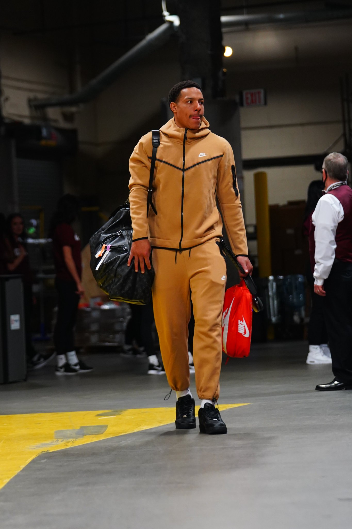 Memphis Grizzlies on Twitter: "black forces. deuce deuce on that time tonight. https://t.co ...