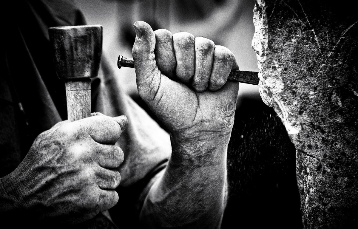 The Chivalry Guild's Threads – Thread Reader App