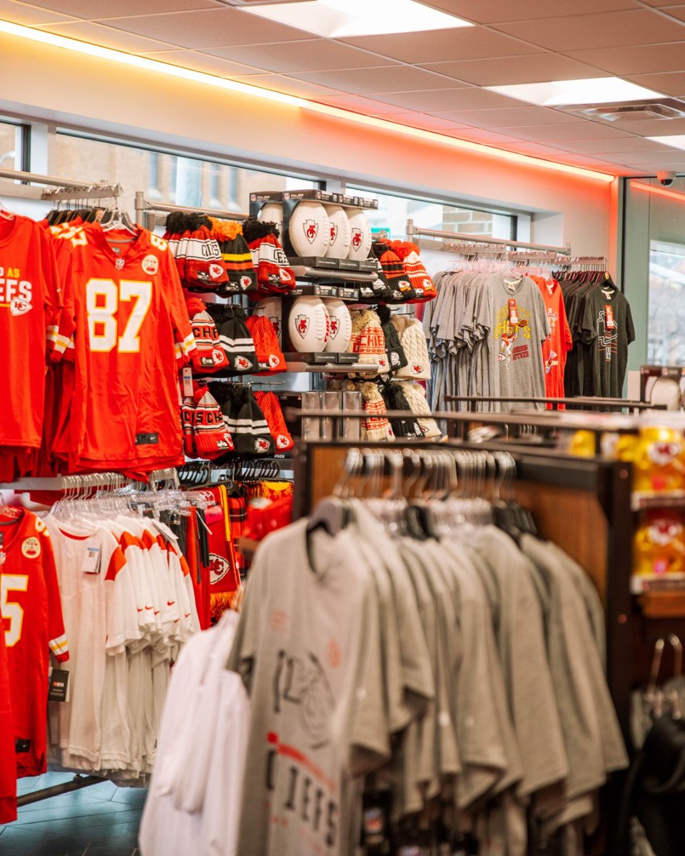 KC Chiefs Gear At Overland Park SCHEELS | atelier-yuwa.ciao.jp