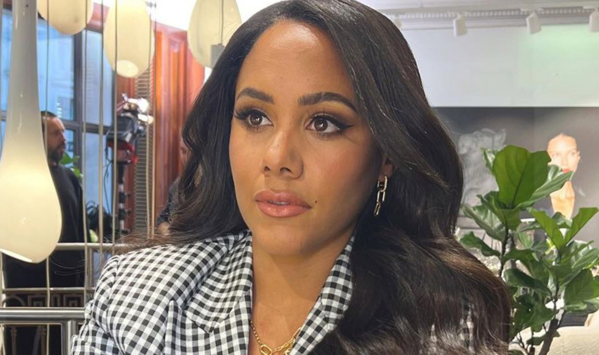 Alex Scott leaves fans taken aback as she 're-introduces herself' with ...