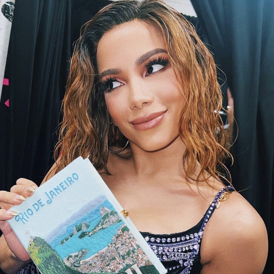 Choquei On Twitter 🚨famosos A Cena Polêmica De Anitta Que Viralizou