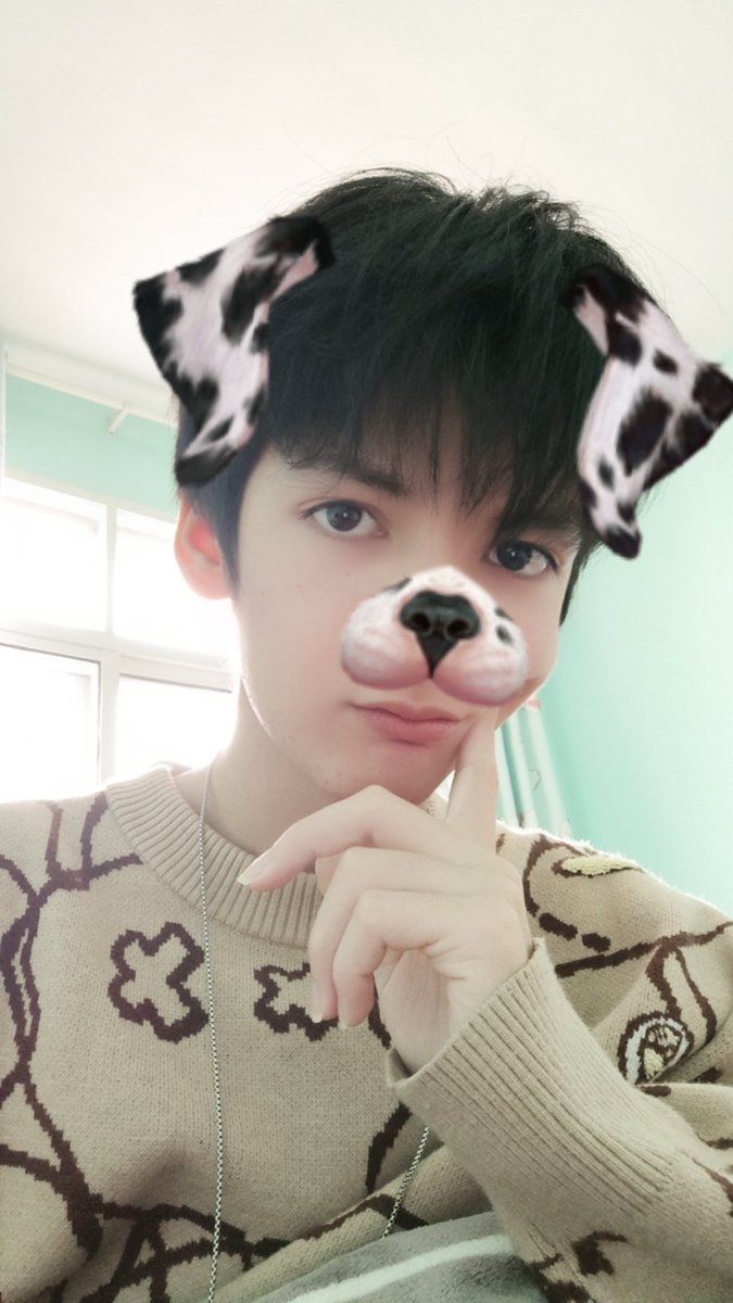 白鲸tidy On Twitter Furry Fursuitfriday Fursuit 这次毛五就发点之前的一些小花絮 P1是出毛在电梯上洗风扇背影 P2是出去玩没注意的