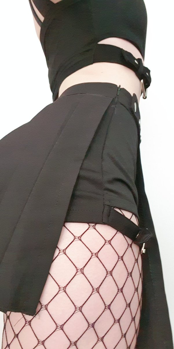 AmeDoll ♡ Nekopolitan™ VTUBER on Twitter: "YOU GET TWO REWARDS FOR SPOILING ME SO MUCH TONIGHT ...