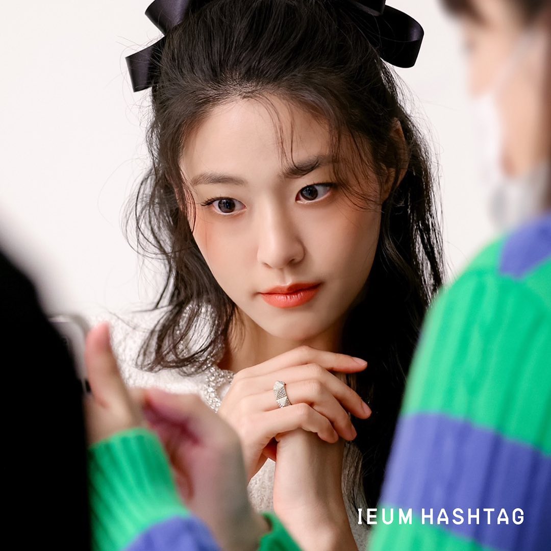 Kim Seolhyun Brasil on Twitter: "📸 | IEUM HASHTAG via IG Post Seolhyun por trás das câmeras no ...