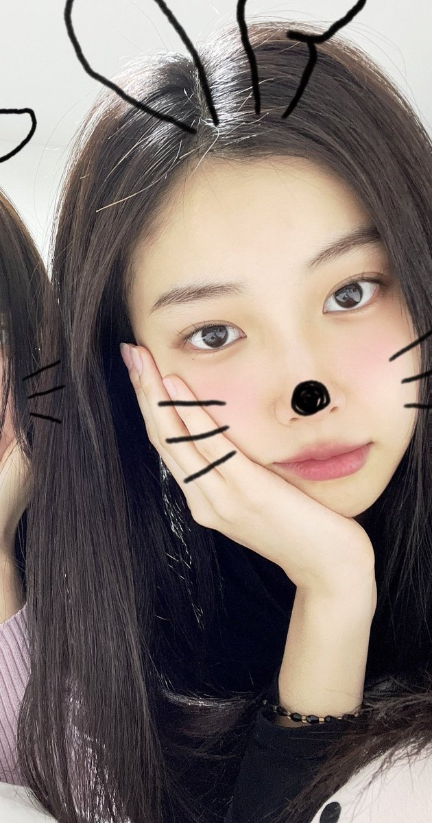 hyewon pics ☁️ on Twitter: "bubble update"