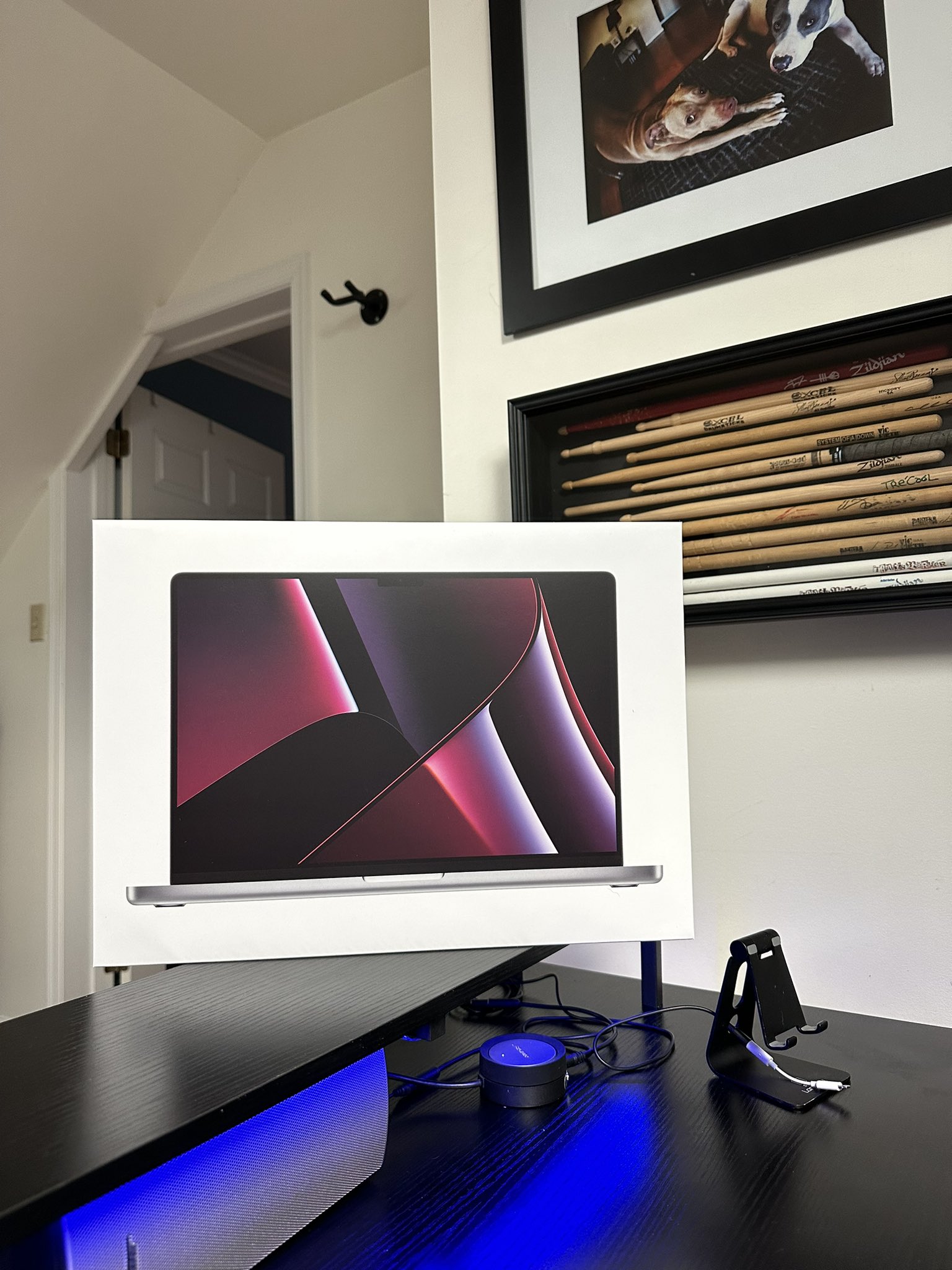 SiK Imagery on Twitter: "Guess who got a new toy? Ahemmm…I mean…tool…TOOL! 🤤🤤🤤 16” MacBook Pro ...