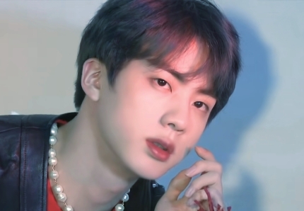 JIN SHAZAM🚀 on Twitter: "#JIN article [2023/01/28] please react before 3pm KST 🔴naver 1. https ...