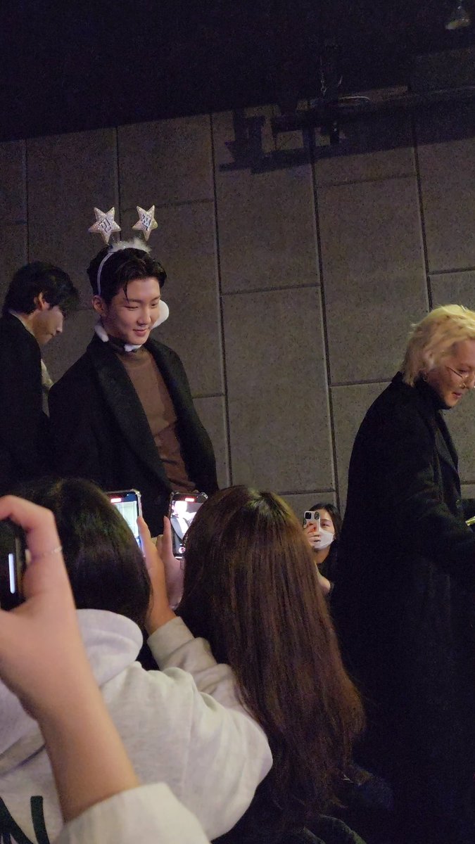 Delilah on Twitter: "RT @_Nebula_Blue: 230128 홍대cgv 19:55"