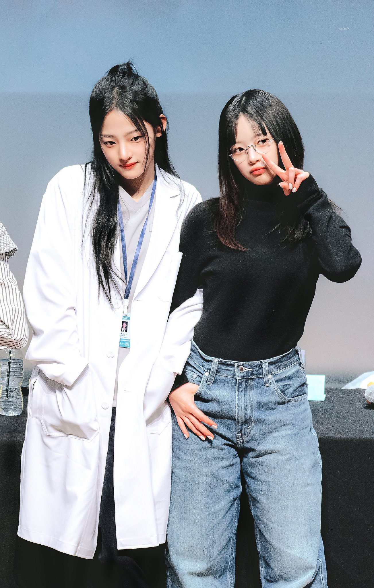 NewJeans Loops 🐇 on Twitter: "Dr. Kim x Pham Jobs #뉴진스 #NewJeans #하니 #민지 #Hanni #Minji https://t ...