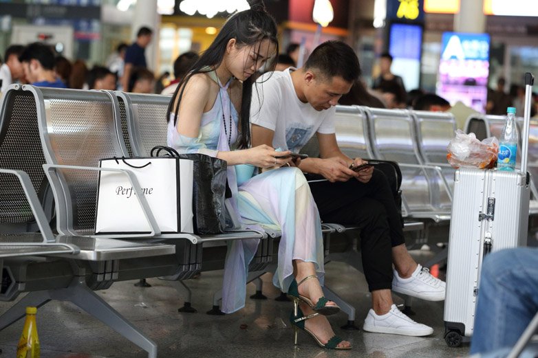 街足视觉 On Twitter 古典美女竟然有一双雪白的玉足 套图60张! 美脚 恋足 玉足 足控福利 恋足癖 足裹 脚趾 足趾 脚底 足底 街拍 高跟鞋 足控