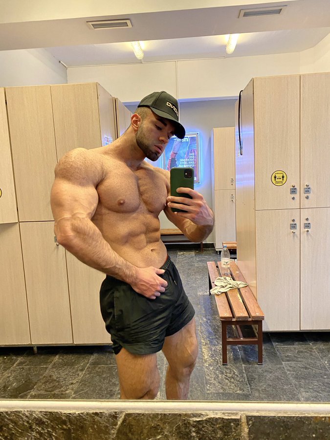 Italian Stud Top 0.93% Onlyfans 😈 on Twitter: "RT @Daily_Muscles: Hot #bodybuilder ...