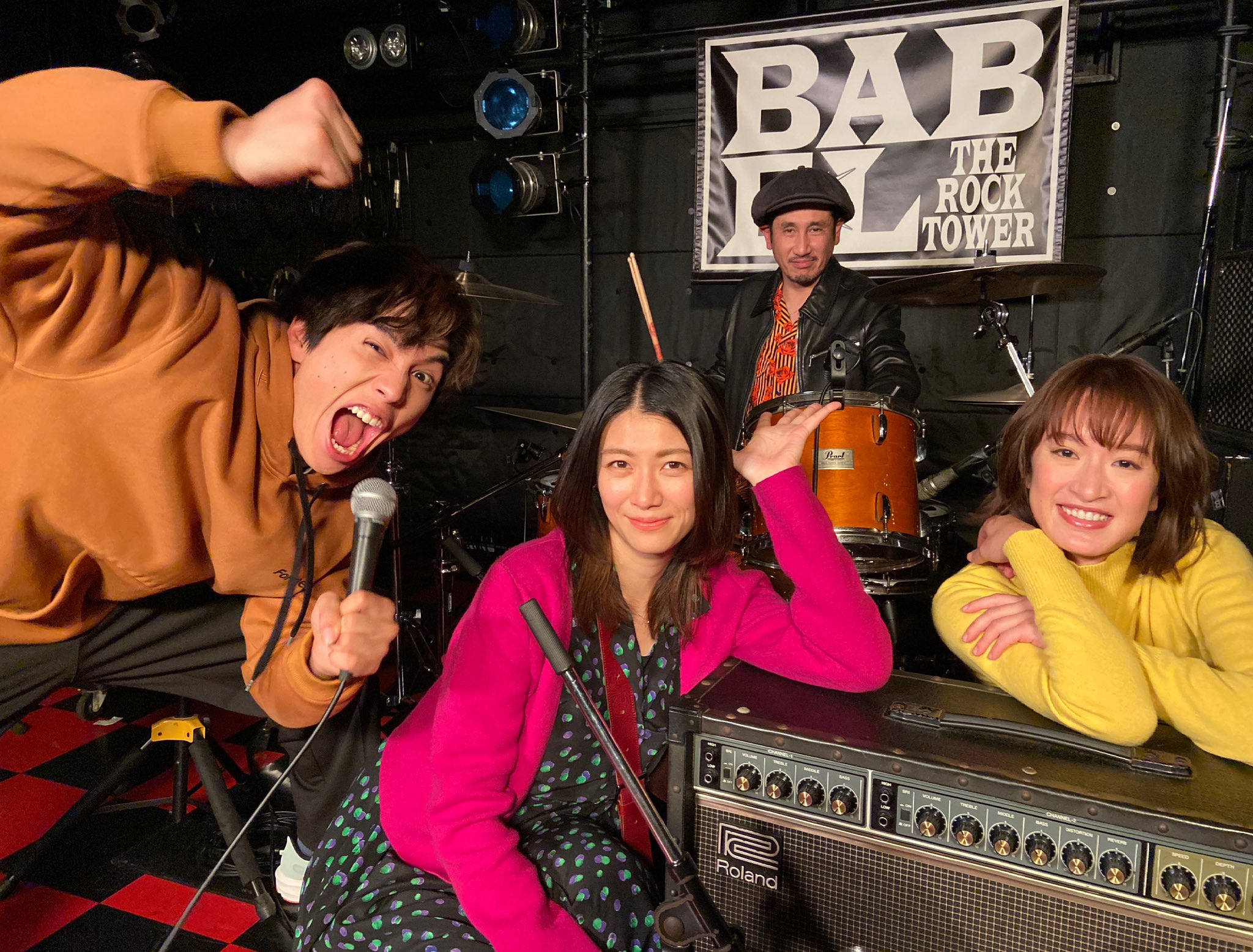 リバーサルオーケストラ【公式】第4話2月1日夜10時放送 水曜ドラマ On Twitter オフショ公開😊4人組バンド待望のデビュー📸 ボーカル坂ちゃん🎤 ウソです、すみません🙇♂️💦