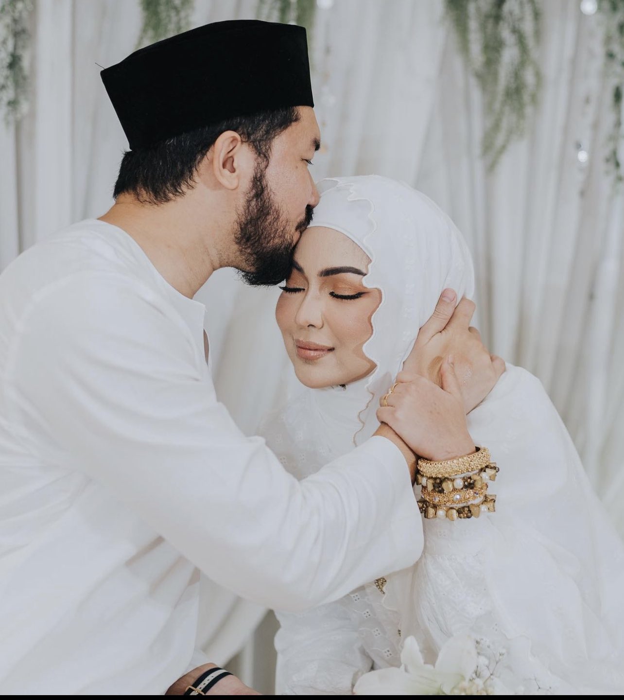 brgsjks on Twitter: "Tahniah Nad Zainal dan isteri 😍🫶🏻 https://t.co/yGzdVWIz0o" / Twitter