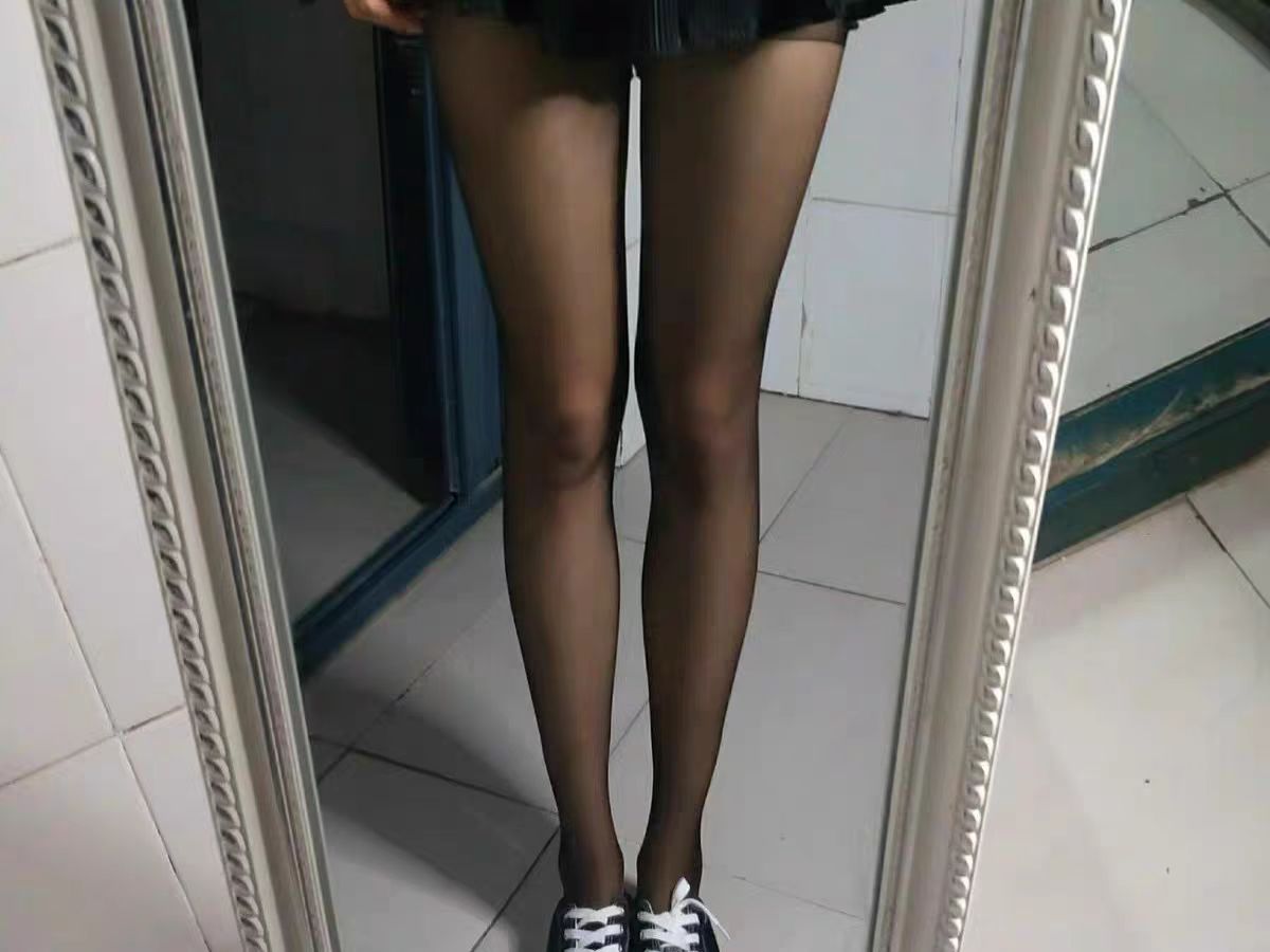 投稿分享女友（交流） on Twitter: "第一次穿黑丝 2908"