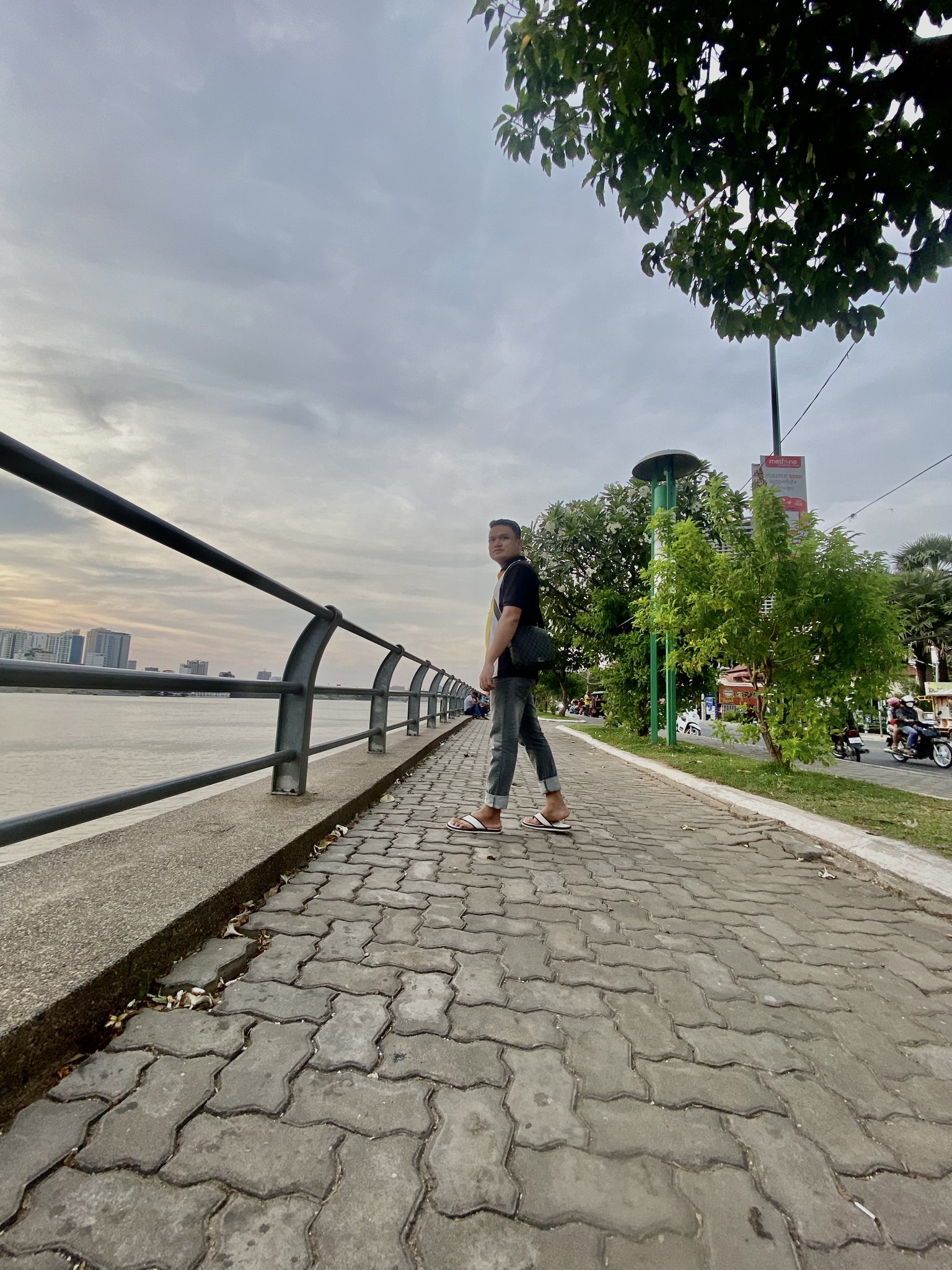 Oeurn vannak (@VannakOeurn) / Twitter