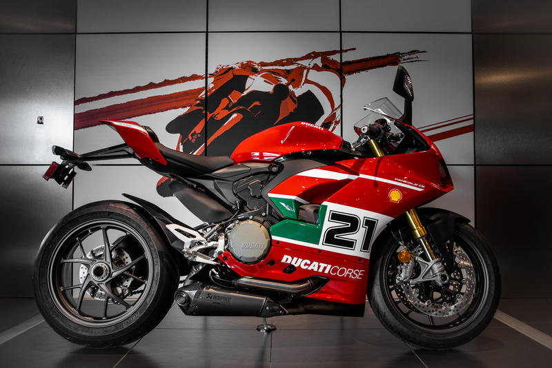 DUCATISM 🇮🇹 on Twitter: "本日1/29現在ようやくイタリア入り‼️ お待たせしました。 ドゥカティ 2020-2023 パニガーレ V2 Ducati ...