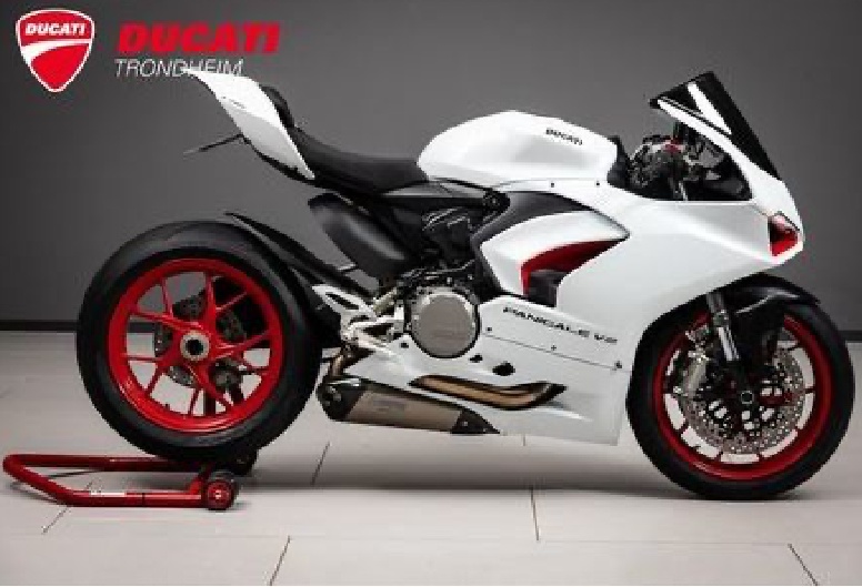 DUCATISM 🇮🇹 on Twitter: "本日1/29現在ようやくイタリア入り‼️ お待たせしました。 ドゥカティ 2020-2023 パニガーレ V2 Ducati ...