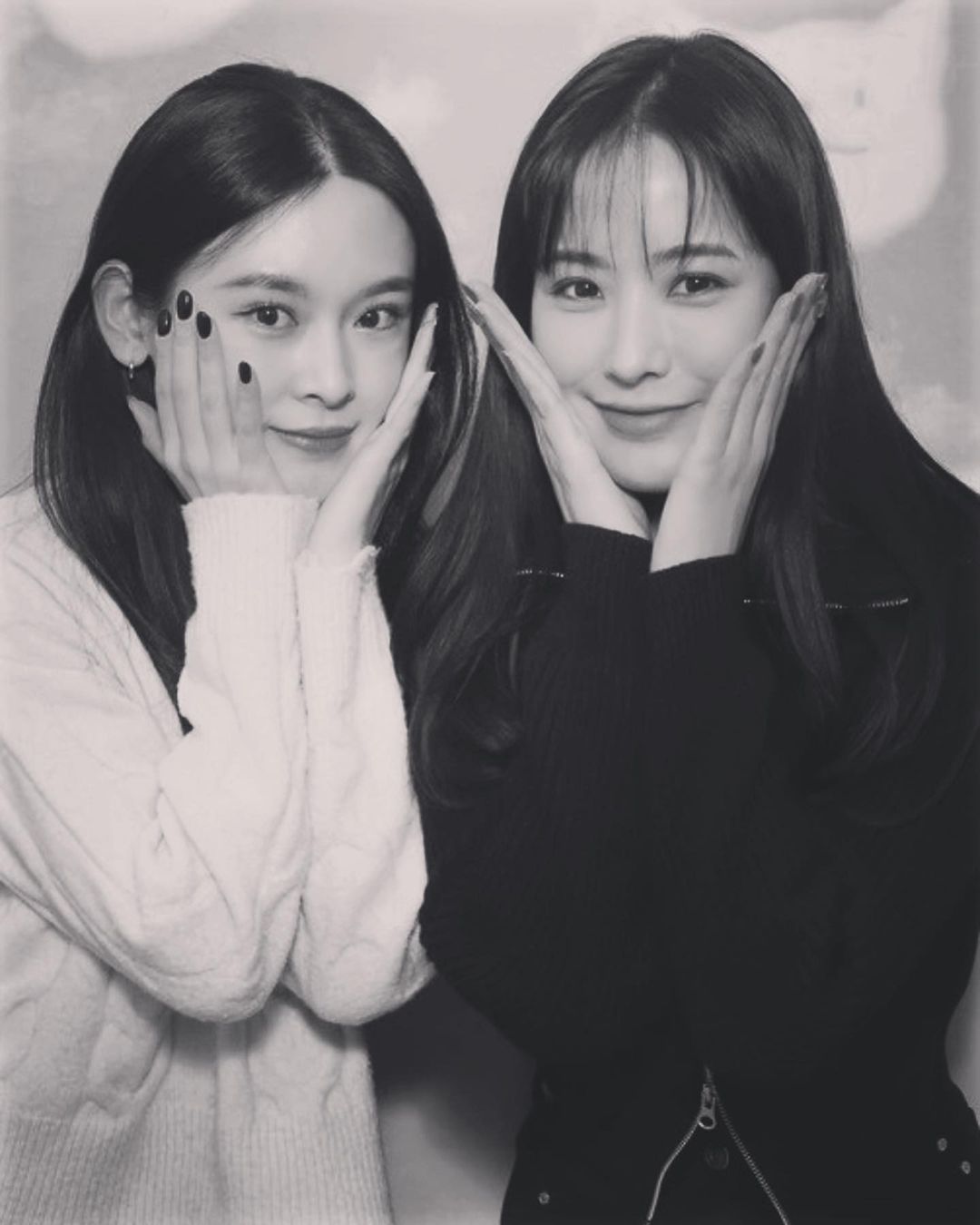 zy. on Twitter: "Someone commented on taeeun's post about how she and koeun know each other ...