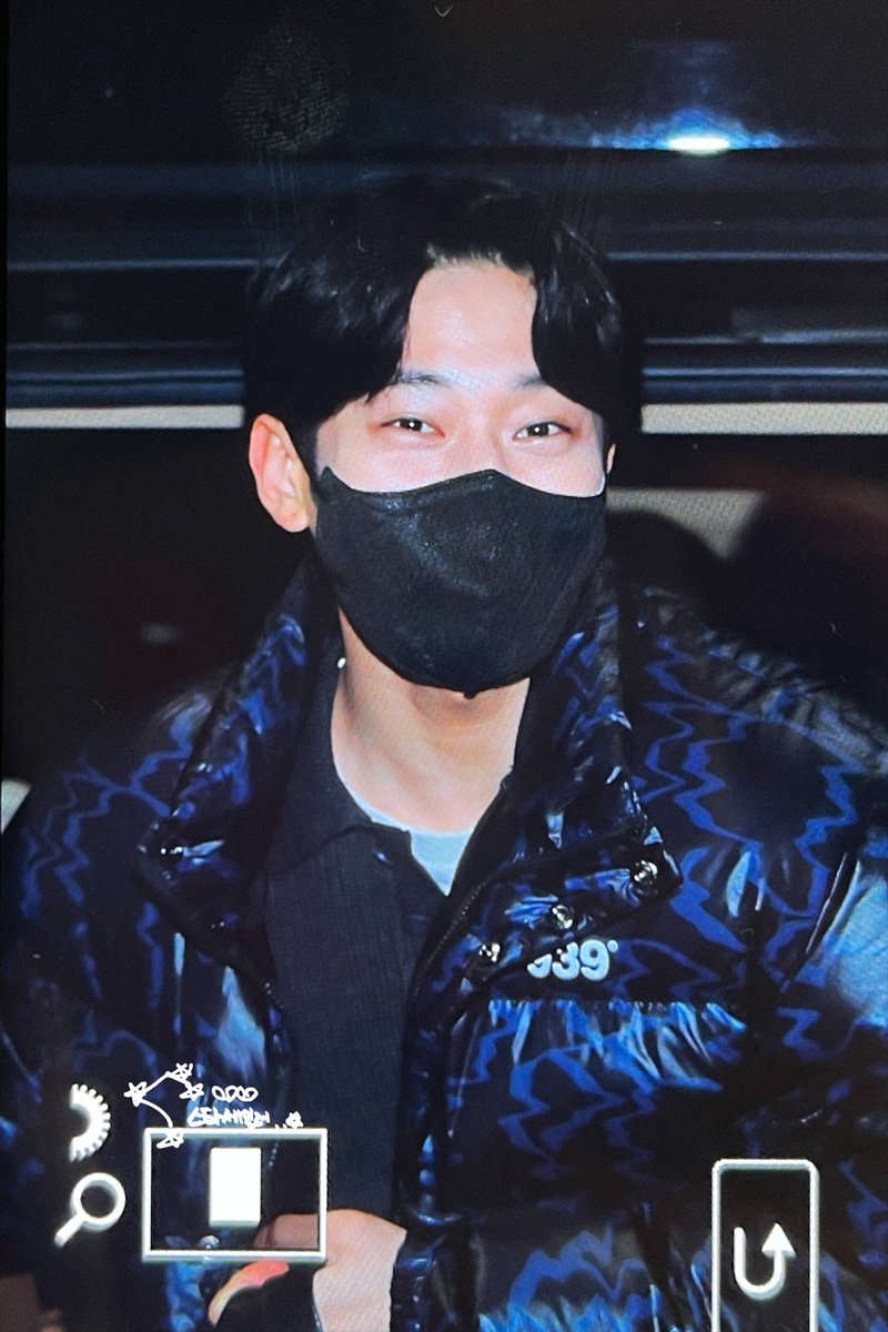 woong ♟️ on Twitter: "RT @StarSailor_0917: 230129 #AB6IX #에이비식스 #김동현 #동현 #동현이의_가장_가까운 뭔가 오랜만이야🥹"