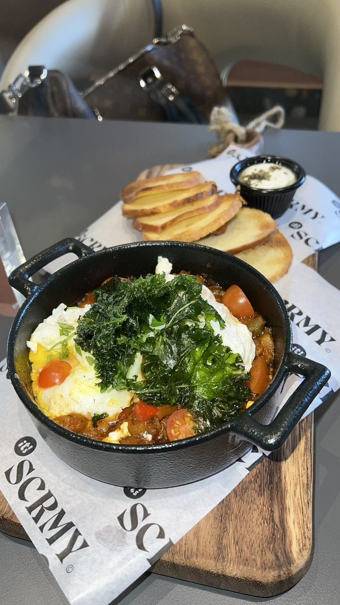 SCRMY 🌸💗 أجدد بيكري ومطعم إفطار في حق العقيق الديكور و الأكل ولا غلطة 👍 ...