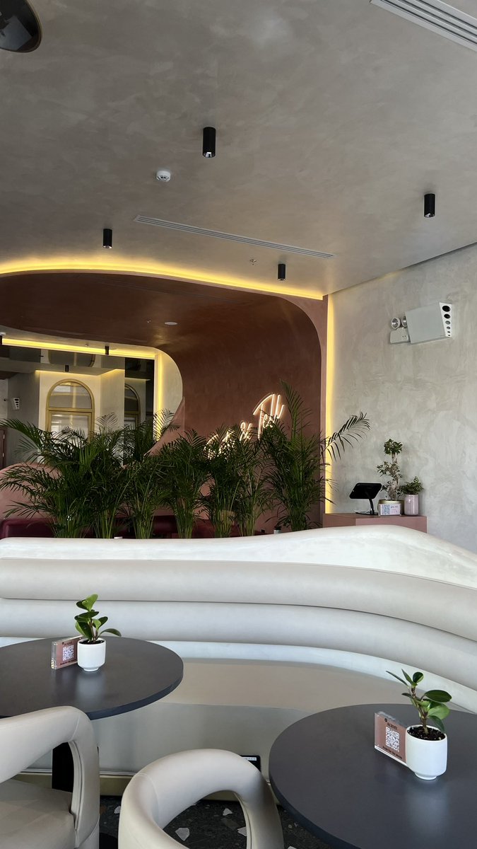 SCRMY 🌸💗 أجدد بيكري ومطعم إفطار في حق العقيق الديكور و الأكل ولا غلطة 👍 ...