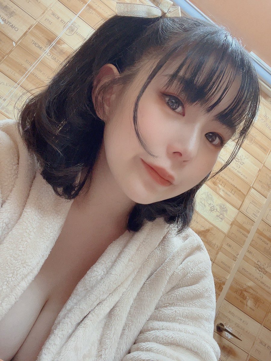 SODLAND on Twitter: "1/29(月)の出勤キャストはこちらッ！ 4F 市川みき 黒崎みう 3F 吉根ゆりあ LuI 2F 吉川舞衣 弘前綾香 堀越 B1 一ノ瀬レイラ ...