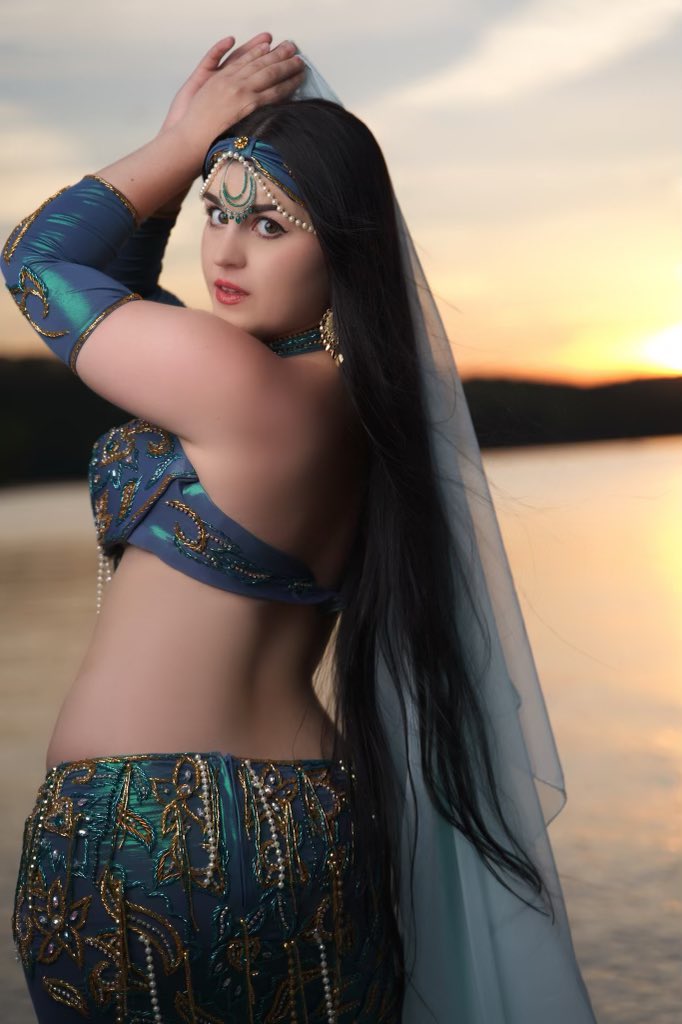 Curvy Belly Dancer