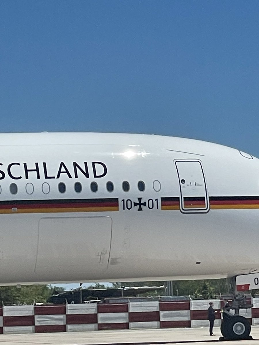 Sandra F ️ on Twitter: "Otro alemán en EZE #A359 de la Fuerza Aérea Alemana, con éste fueron 4 ...