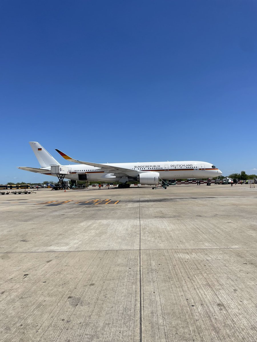 Sandra F ️ on Twitter: "Otro alemán en EZE #A359 de la Fuerza Aérea Alemana, con éste fueron 4 ...