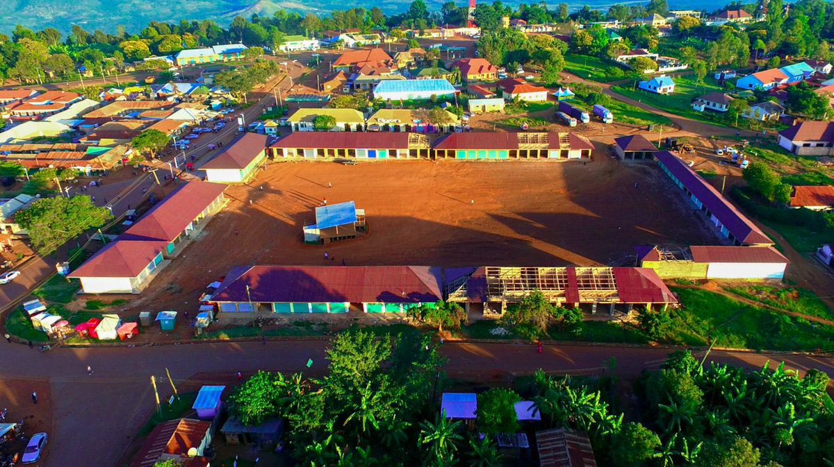 📍Karagwe - Kagera Mbunge wa Karagwe ambaye pia ni Waziri wa Ulinzi na ...