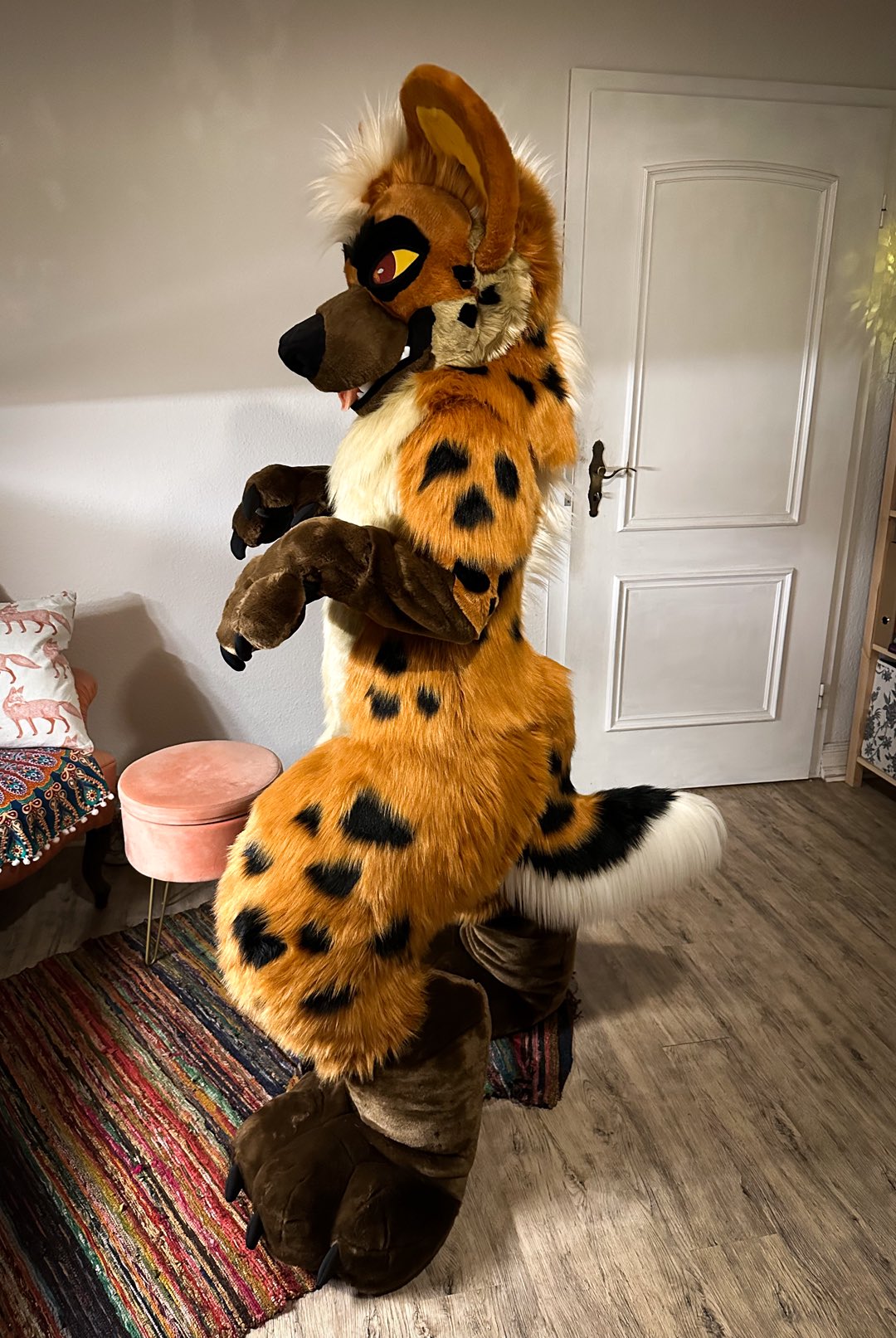 LMNSV! on Twitter: "Finished Hyena for @/dakotaweulf! She was a lot of fun to make, i love ...