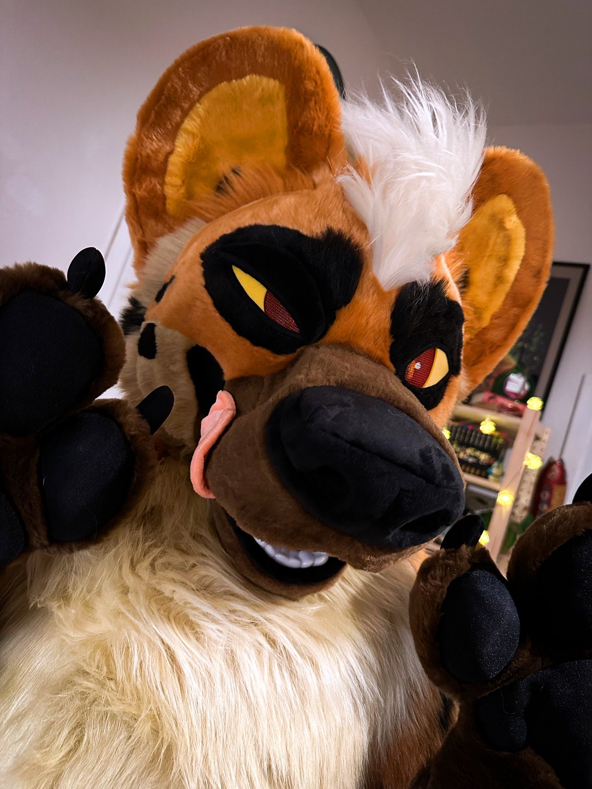 LMNSV! on Twitter: "Finished Hyena for @/dakotaweulf! She was a lot of fun to make, i love ...