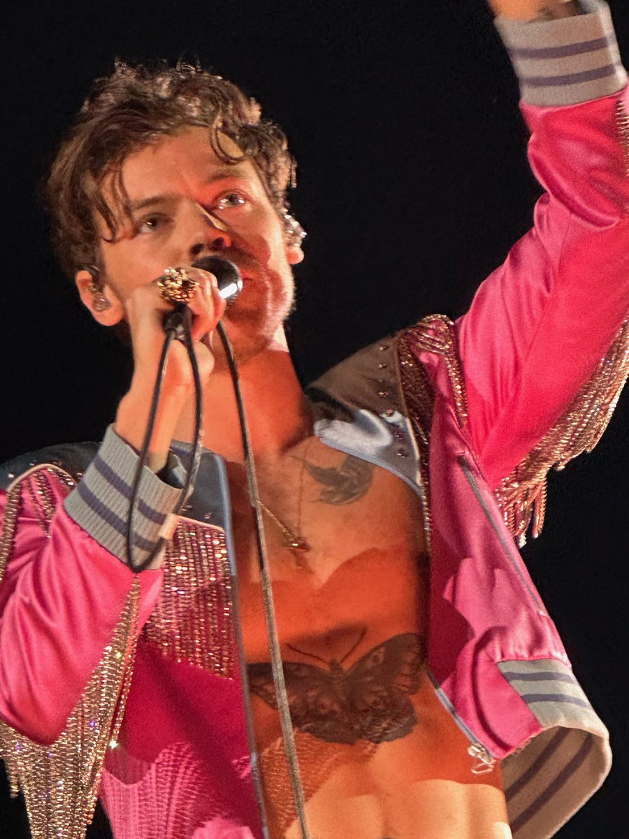 Buzzing Pop On Twitter Shawn Mendes At Harry Styles Concert In Inglewood Tonight
