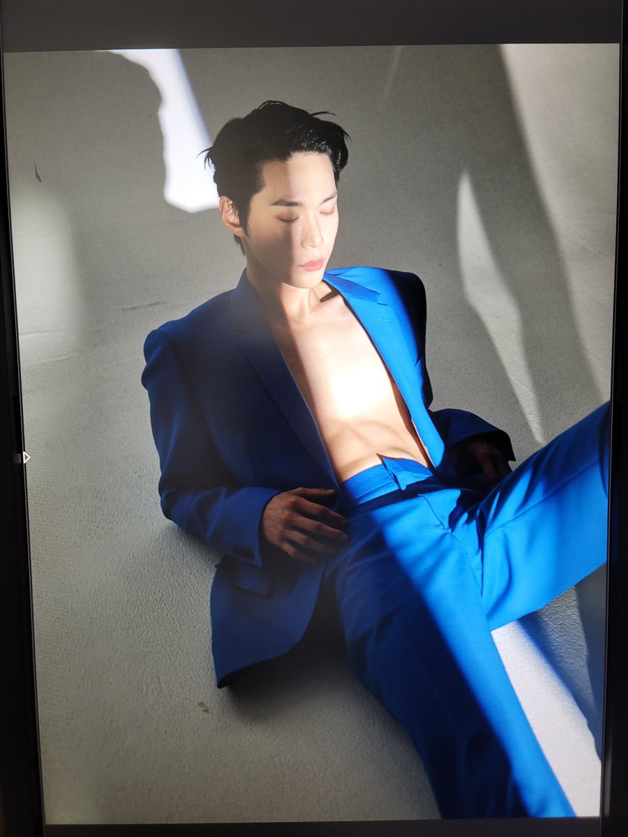 ㅍㅇ on Twitter: "doyoung wanting to achieve to make abs this year?!?!? okayy???"