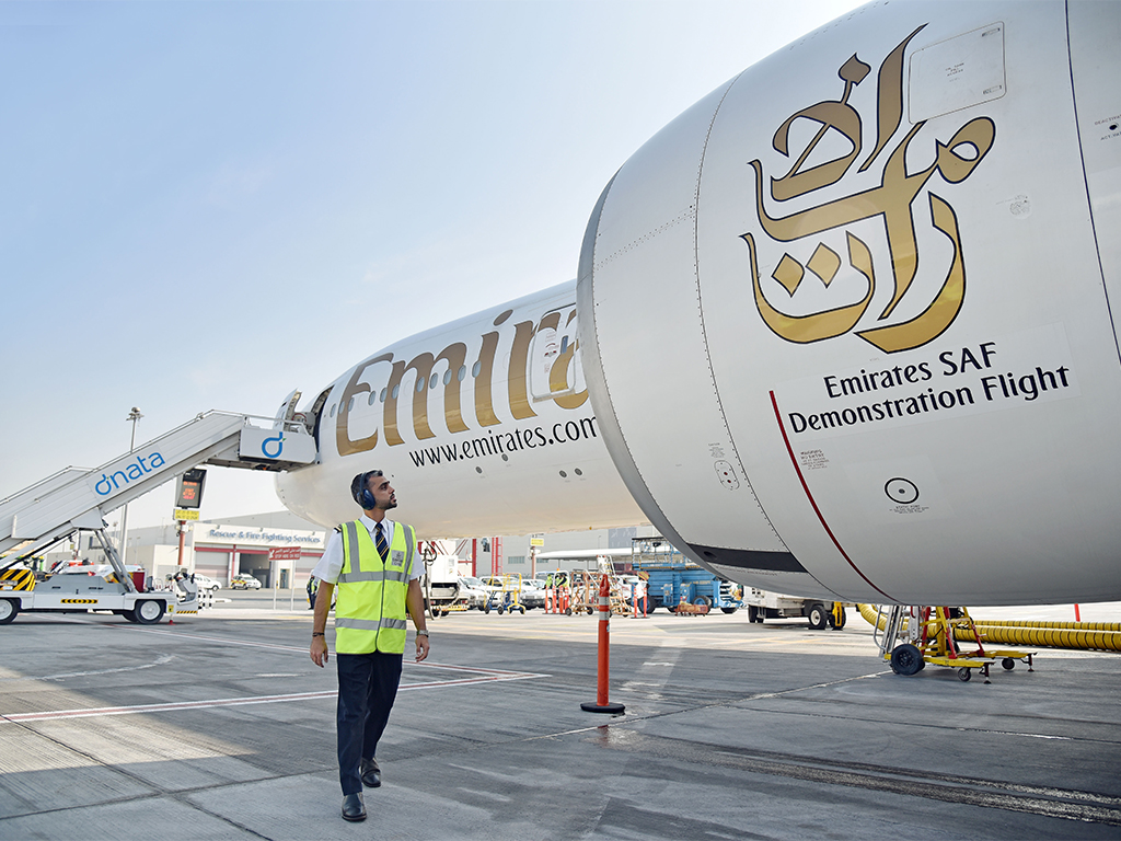 Emirates @emirates Timeline, The Visualized Twitter (Analytics)
