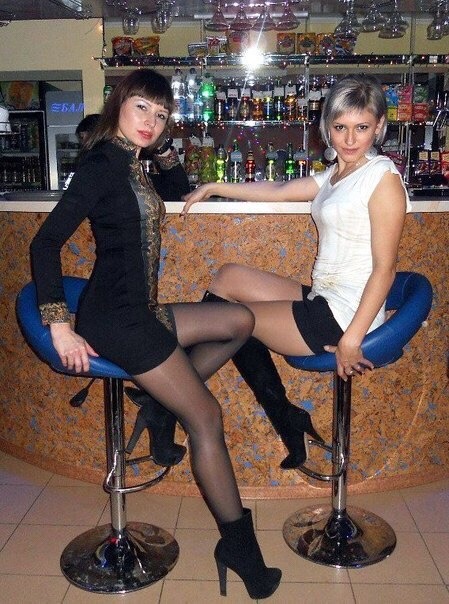 Amateur Pantyhose On Twitter Girlfriends Sitting At The Bar In Boots
