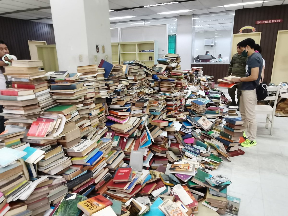 ABS-CBN News on Twitter: "LIBRENG LIBRO. Libo-libong aklat ang maaaring makuha sa library ng ...