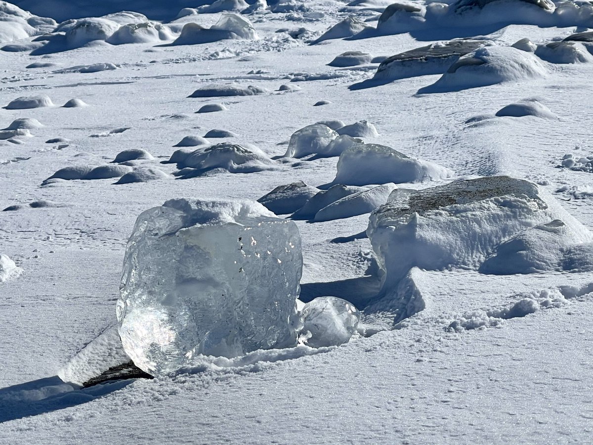 mishima sachiko on Twitter: "💎ジュエリーアイス💎 流氷が接岸する前の珍しい光景 湖や川の氷がオホーツク海から 砂浜に数多くの氷塊が打ち寄せ 網走では、初めての光景 ...