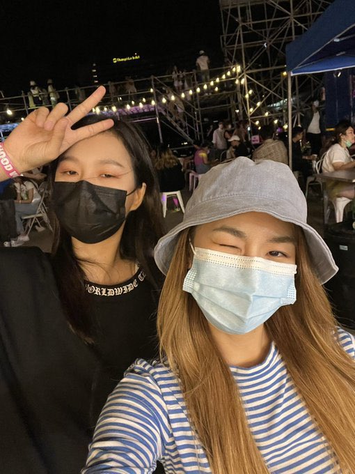 Yeebs ia on Twitter: "milk irin best friends https://t.co/Fw6n6n2Ufo" / Twitter