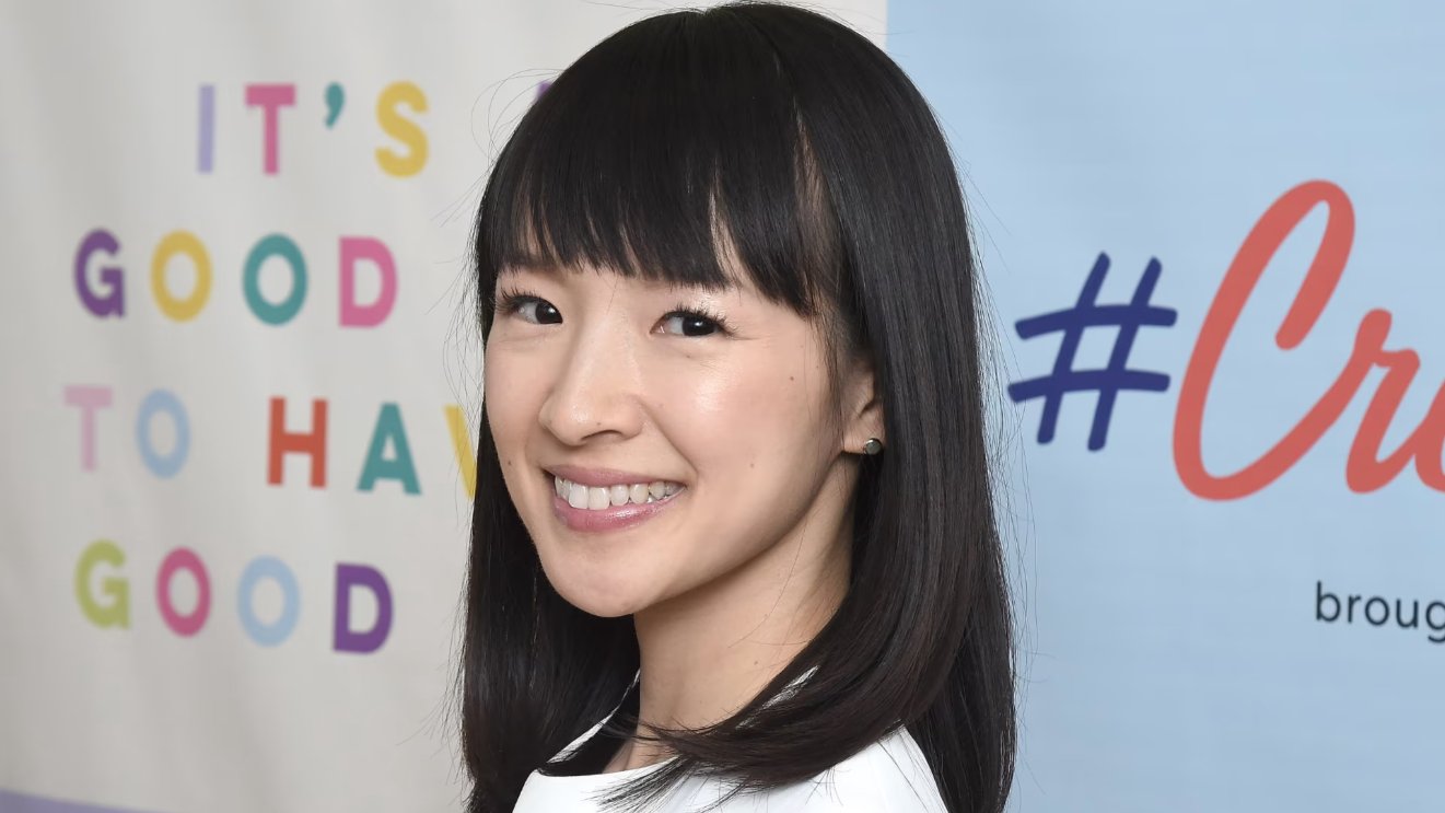 E! News on Twitter: "Marie Kondo confesses she has completely given up on "Marie Kondoing" her ...