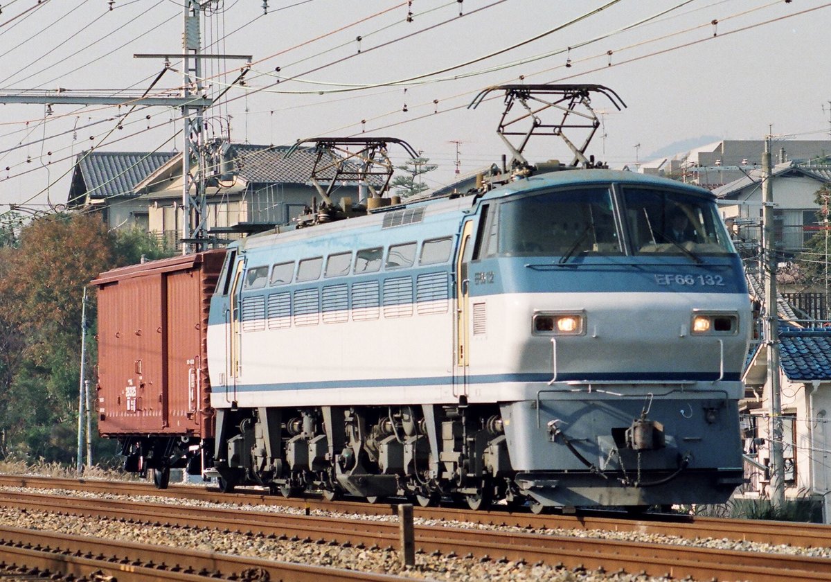 出てこいシャザーン on Twitter: "日付ネタで使えないEF66-132"