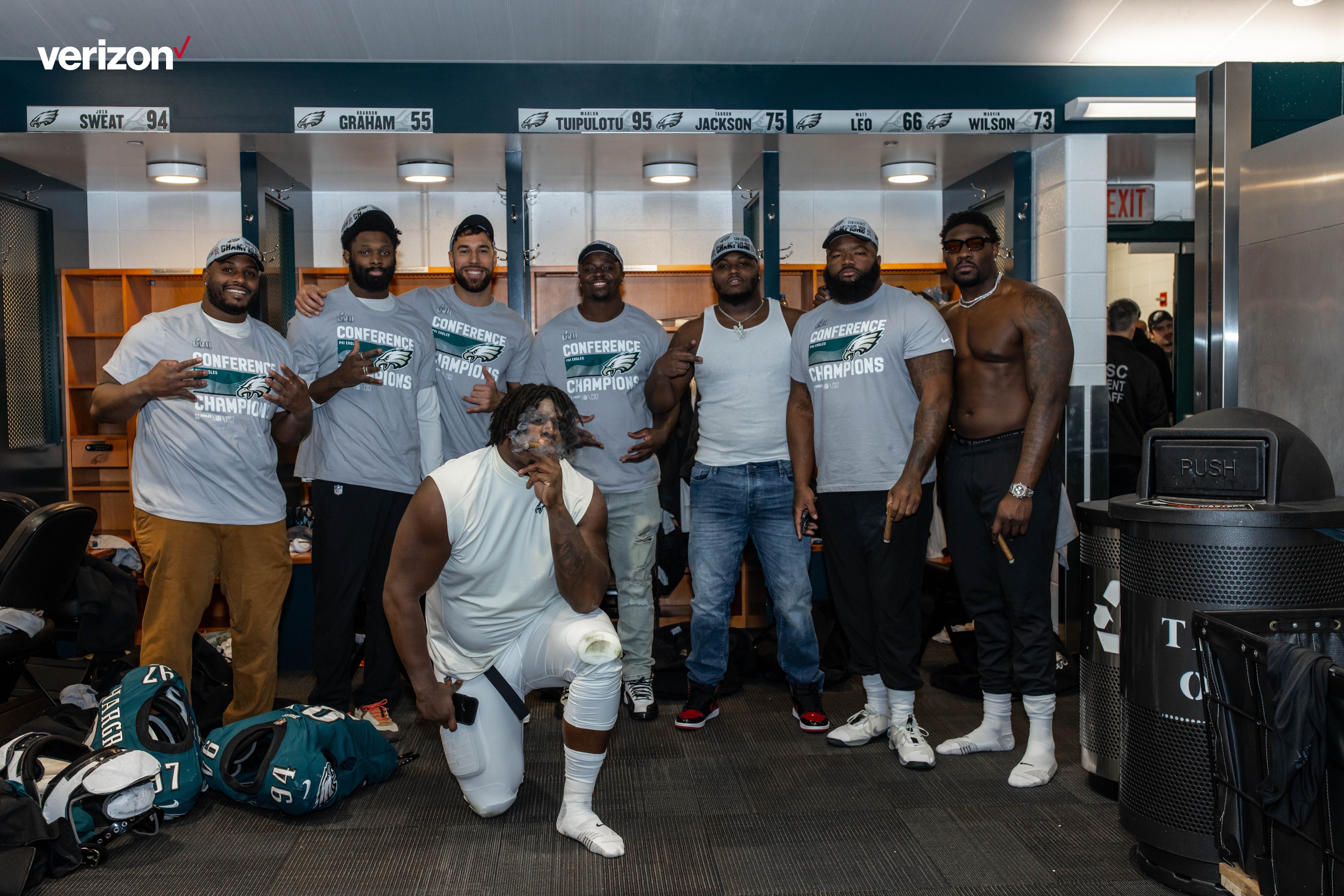 Philadelphia Eagles on Twitter: "Go Birds @Verizon | #FlyEaglesFly https://t.co/73HaUzcxai ...