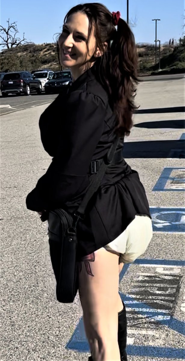 π Ninapantie π On Twitter Diapered Out π